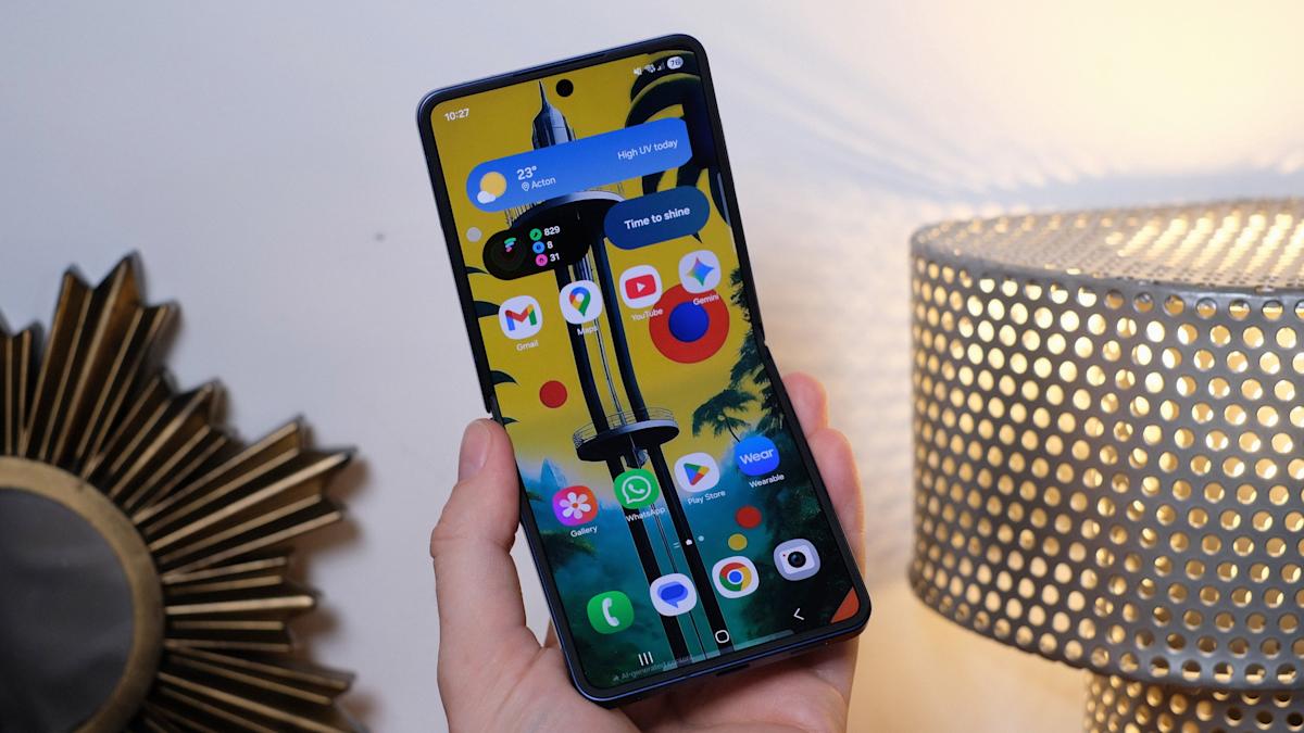 Samsung Unveils Z Flip 7 with Bigger Display and Slimmer Design, but ...