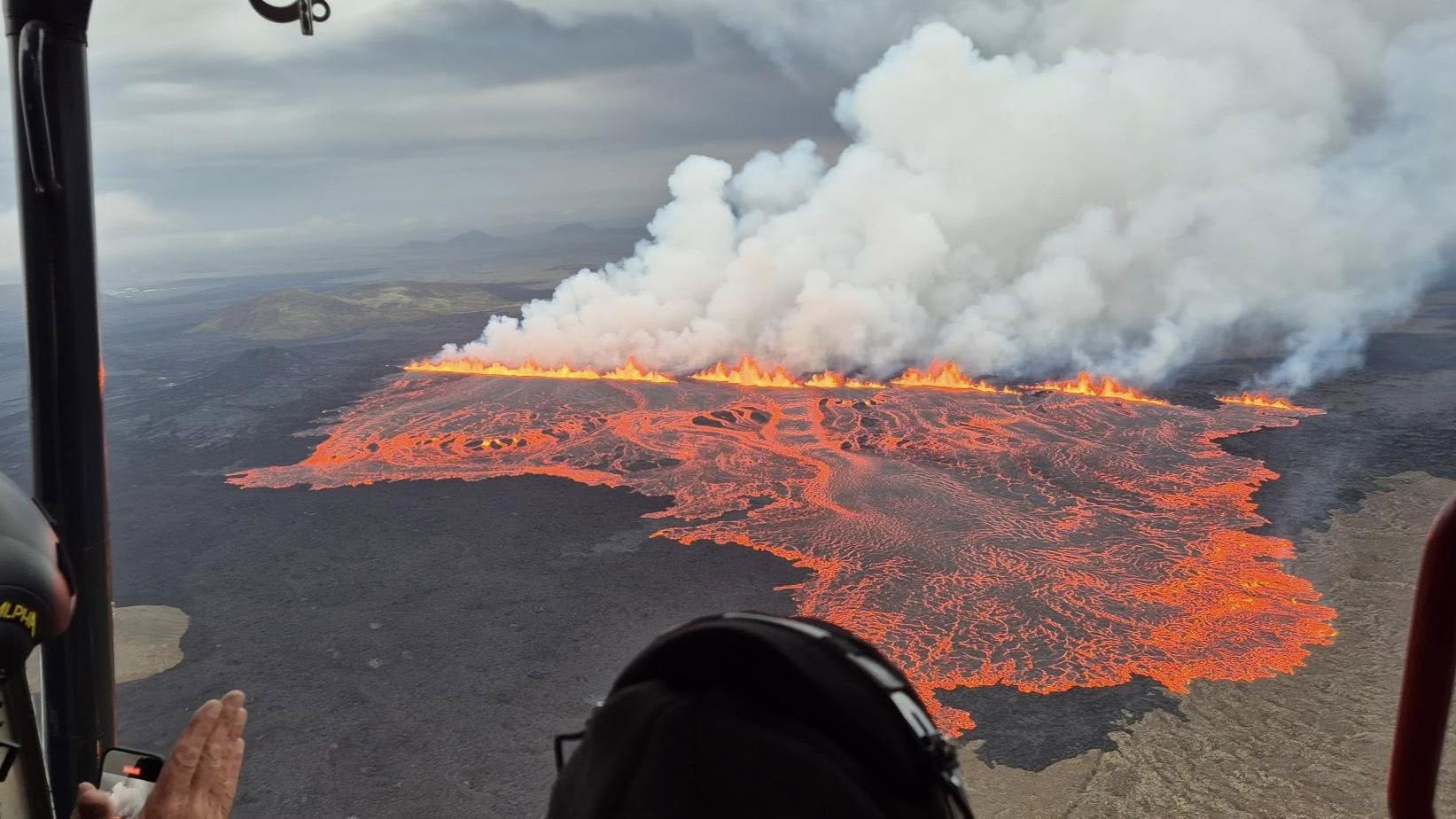 Volcanic Eruption in Iceland Sends Lava Flooding from Giant Fissure ...