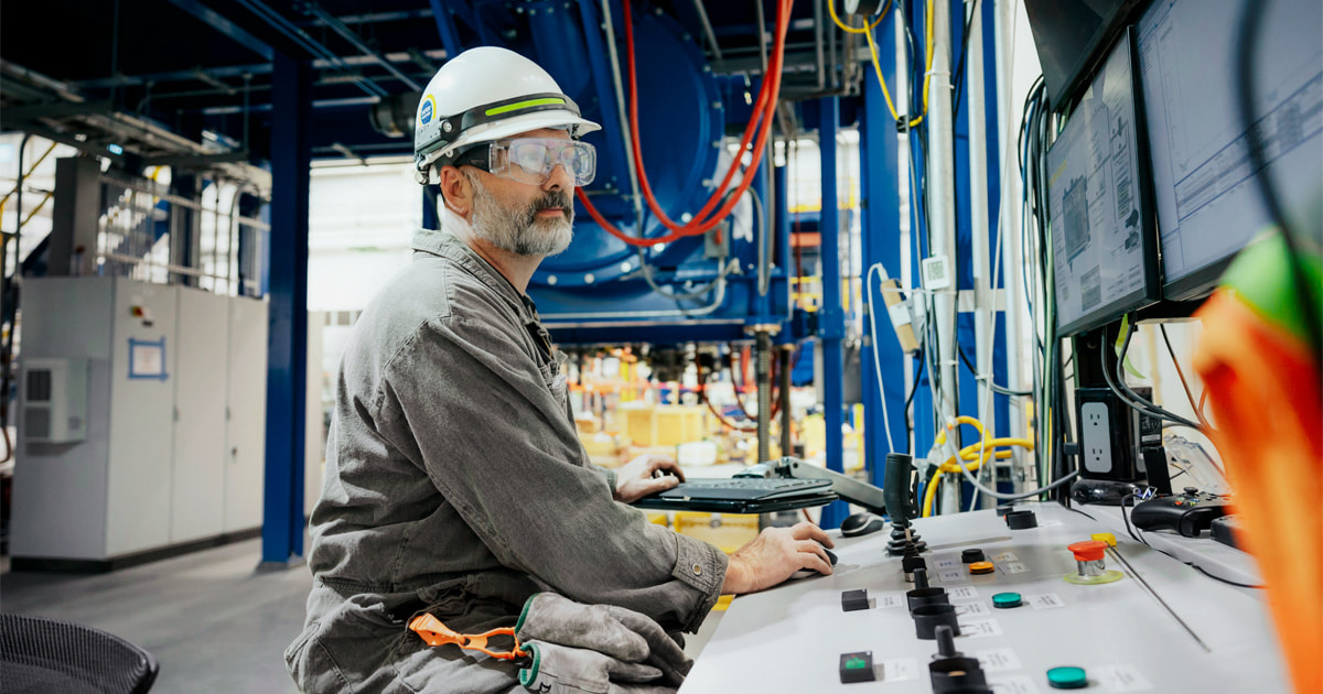 Apple announces $600 billion commitment to American Manufacturing ...