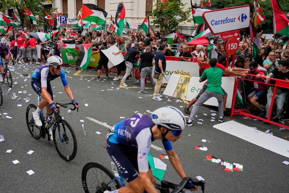 Spanish Vuelta Stage Disrupted by Pro-Palestinian Protests, No Winner ...