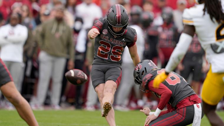 Why Oklahoma kicker Tate Sandell's pants sometimes look like 'short ...