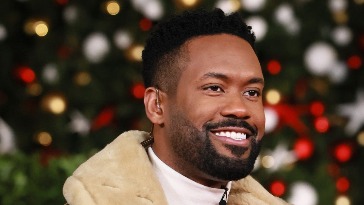 Lawrence Jones on the Mend After Eye Surgery, Thanks Fox News for ...