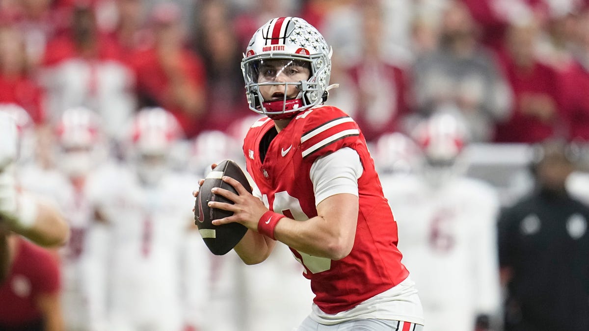 Ohio State Buckeyes Arrive in Dallas for Cotton Bowl Matchup Against ...
