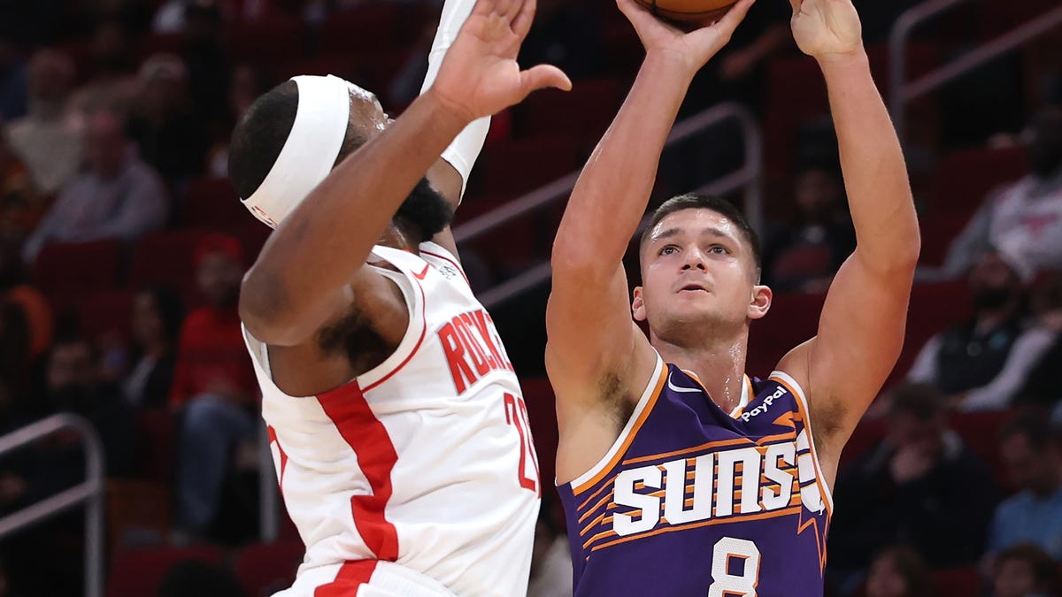 Suns upset defending champions Thunder with last-second 3-pointer from ...