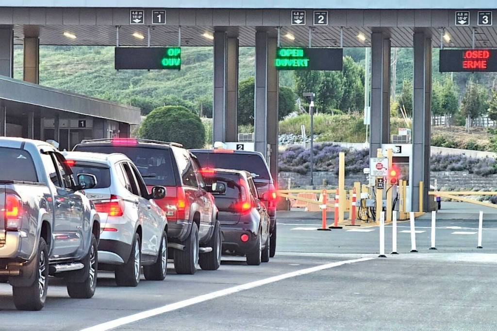 Travel between U.S. and Canada continues to plummet - SSBCrack News