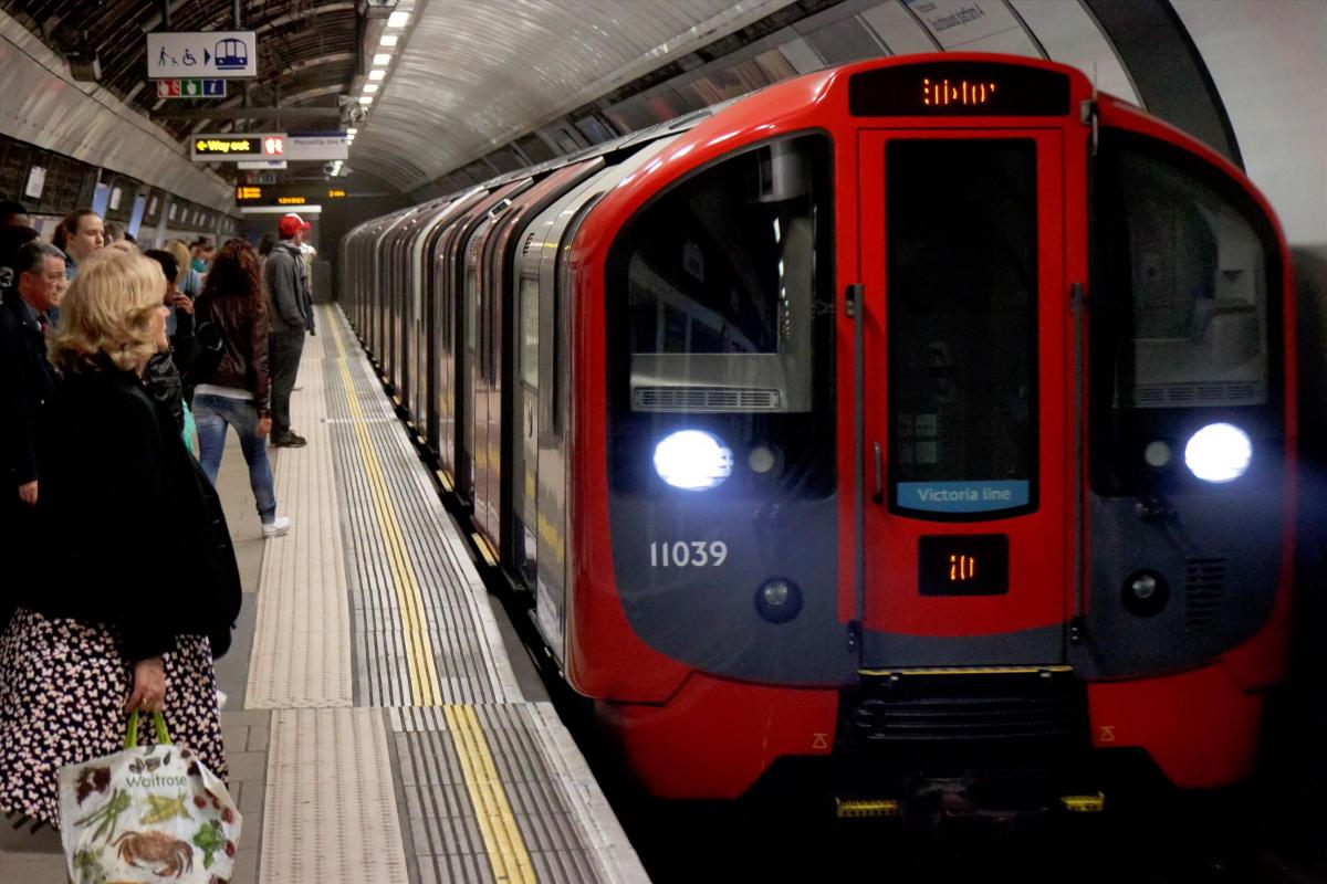 Victoria line suspended due to track incident and emergency response ...