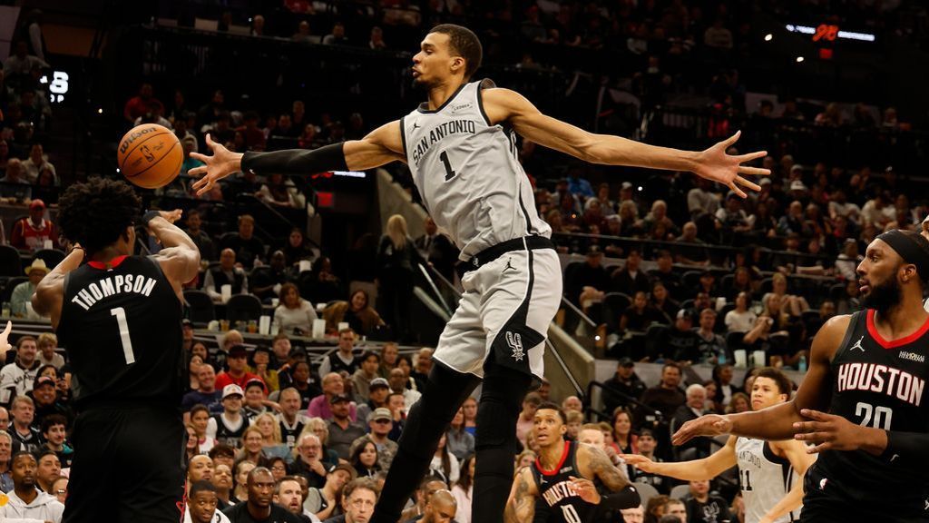 Victor Wembanyama Wins NBA Defensive Player of the Year Unanimously ...